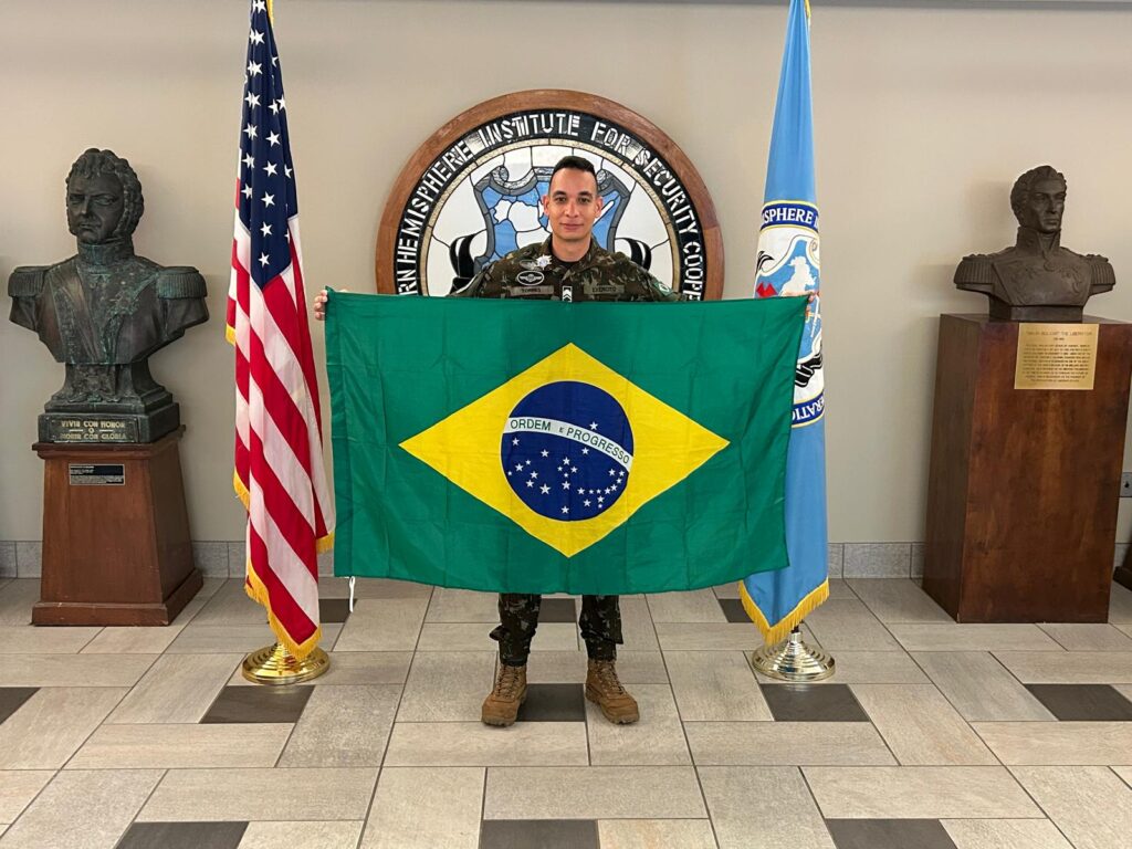 Sargento brasileiro conquista 1° lugar em curso nos Estados Unidos ...