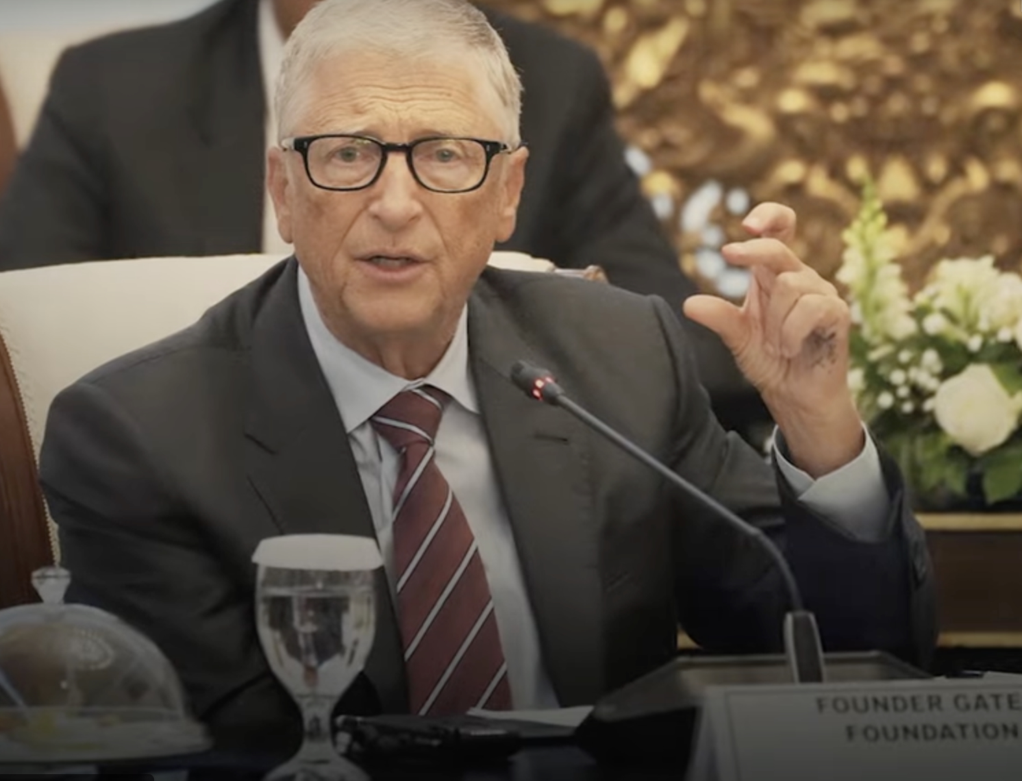 Gates acusa Musk de causar mortes de crianças pobres e diz que vai doar ...