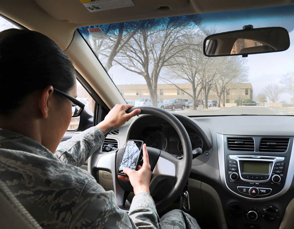 FBI emite alerta sobre golpe com mensagens falsas do DMV - AcheiUSA