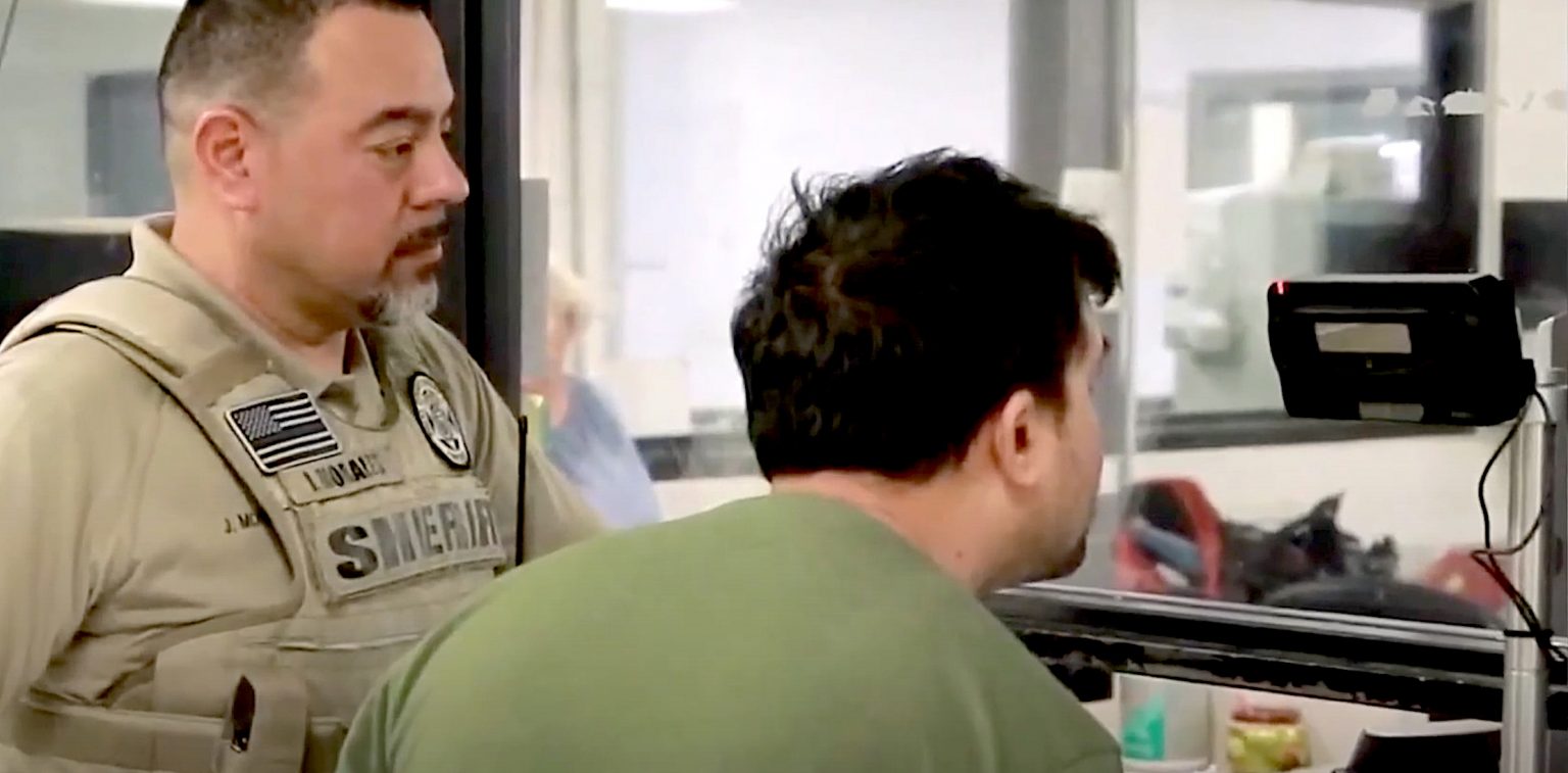 ICE aposta em reconhecimento facial, escaneamento de íris e IA - AcheiUSA