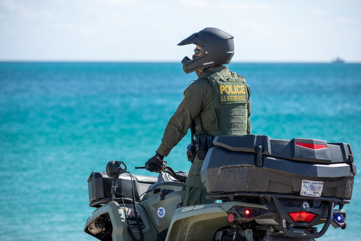 Border Patrol reforça presença no sul da Flórida com aumento de 110% ...
